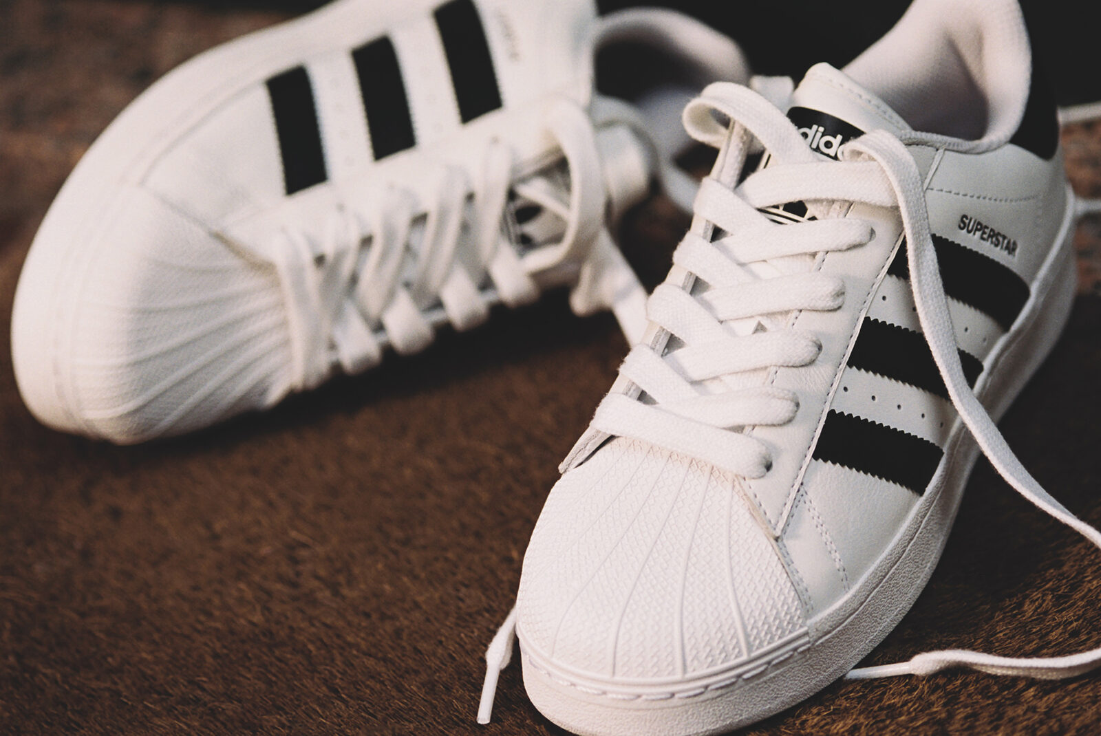 adidas Originals reinventa las clásicas Superstar